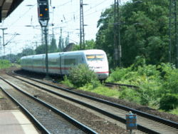 ICE-2列車:德國國鐵402號車組（或更為人知曉的名字：ICE-2）是 -百科知識中文網